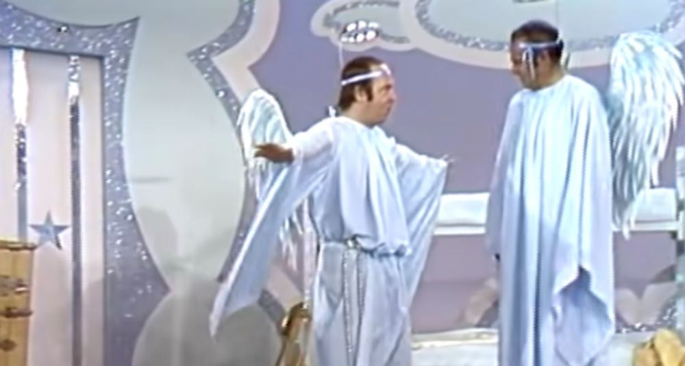 Harvey Korman Falls Apart When Tim Conway Learns to Fly